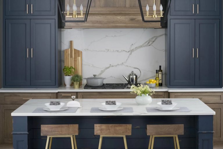 Gale Force SW 7605 Paint Color by Sherwin Williams - DecorCreek