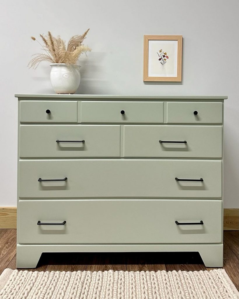 Saybrook Sage HC-114 Paint Color by Benjamin Moore - DecorCreek