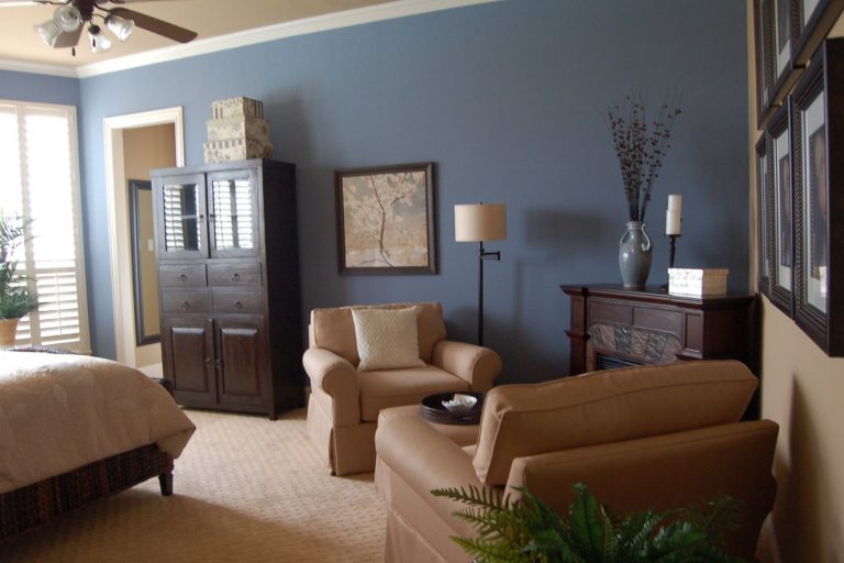 Bracing Blue SW 6242 Paint Color by Sherwin-Williams - DecorCreek
