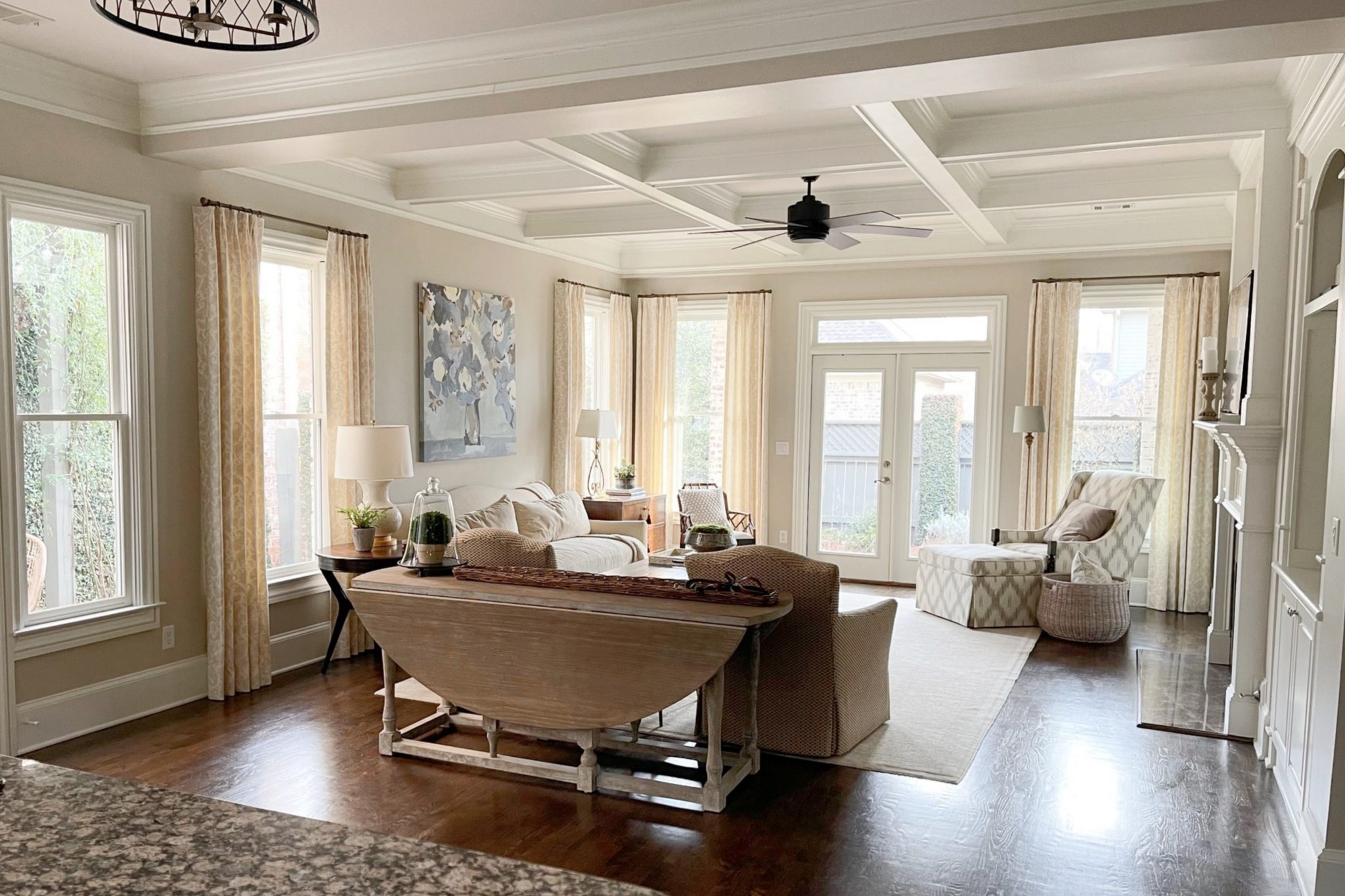 Accessible Beige SW 7036 Paint Color by Sherwin-Williams - DecorCreek