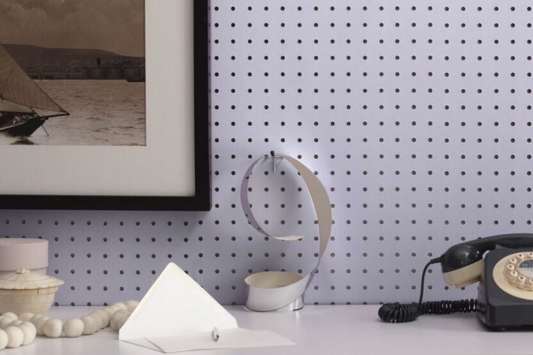 Spring Iris 1402 Paint Color by Benjamin Moore - DecorCreek