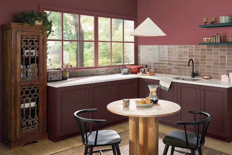 Toile Red SW 0006 Paint Color by Sherwin Williams - DecorCreek