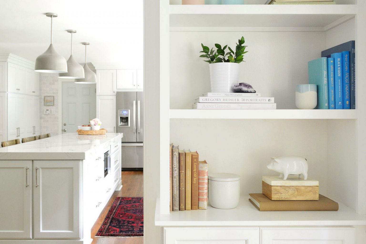 Simply White OC-117 Paint Color by Benjamin Moore - DecorCreek