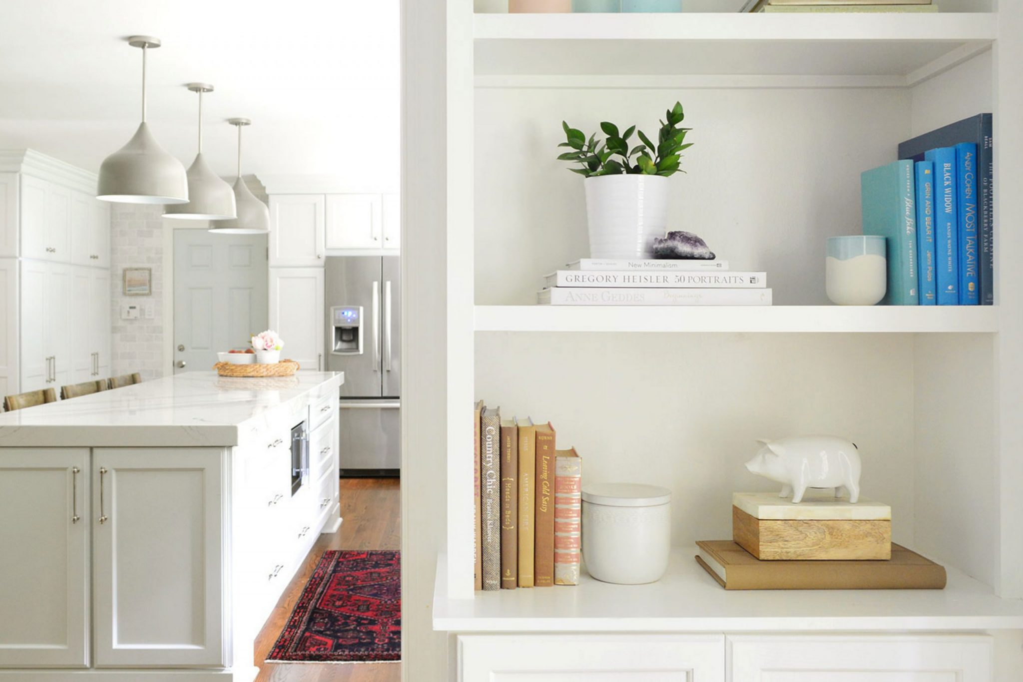 Simply White OC-117 Paint Color by Benjamin Moore - DecorCreek