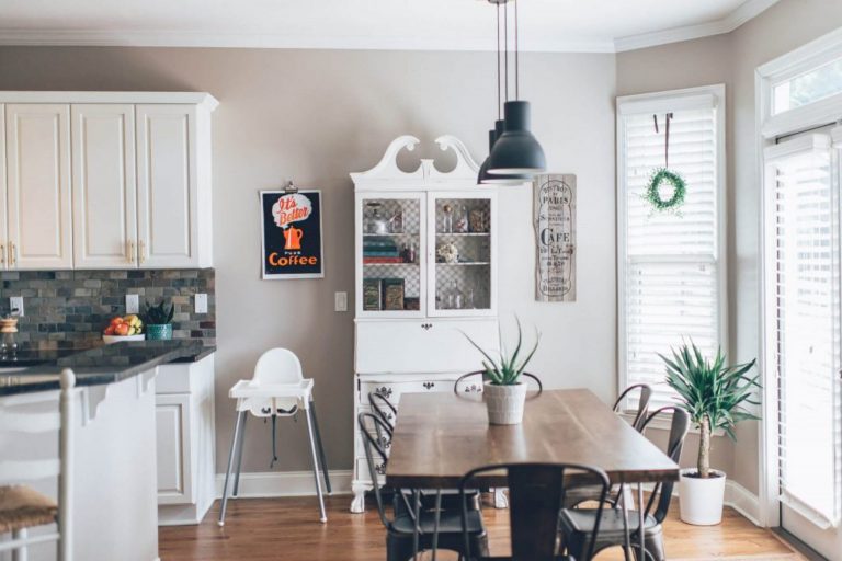 Stone Hearth 984 Paint Color by Benjamin Moore - DecorCreek