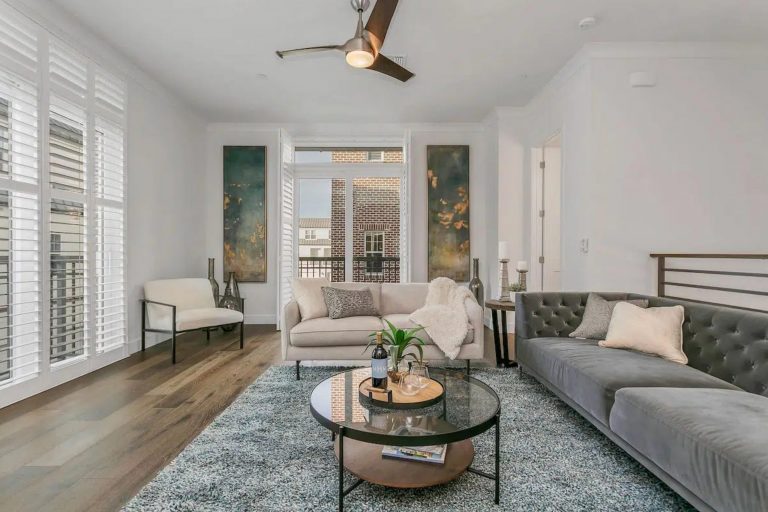 High Reflective White SW 7757 Paint Color by Sherwin Williams - DecorCreek