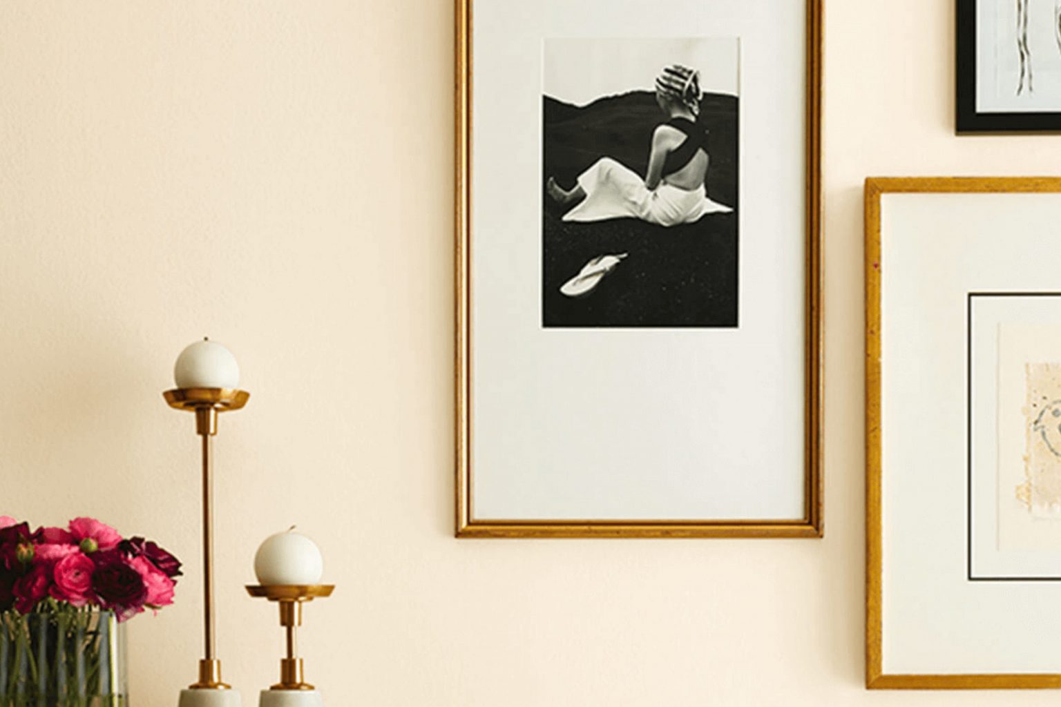 Creme SW 7556 Paint Color by Sherwin Williams - DecorCreek