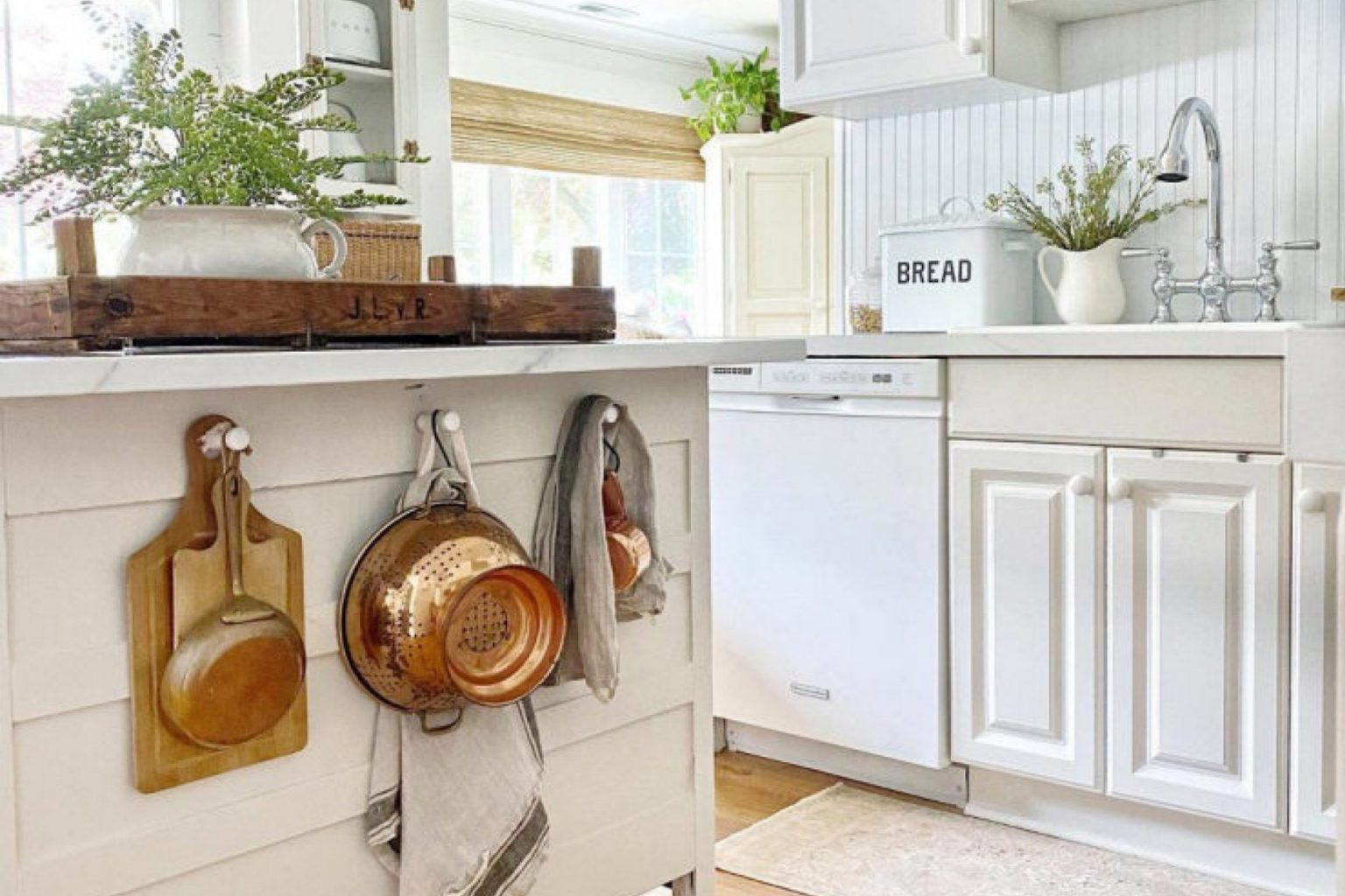 Ghosted SW 9545 Paint Color by Sherwin Williams - DecorCreek