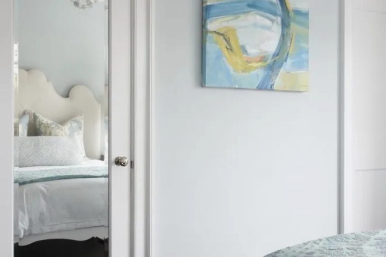 Rhinestone SW 7656 Paint Color by Sherwin Williams - DecorCreek