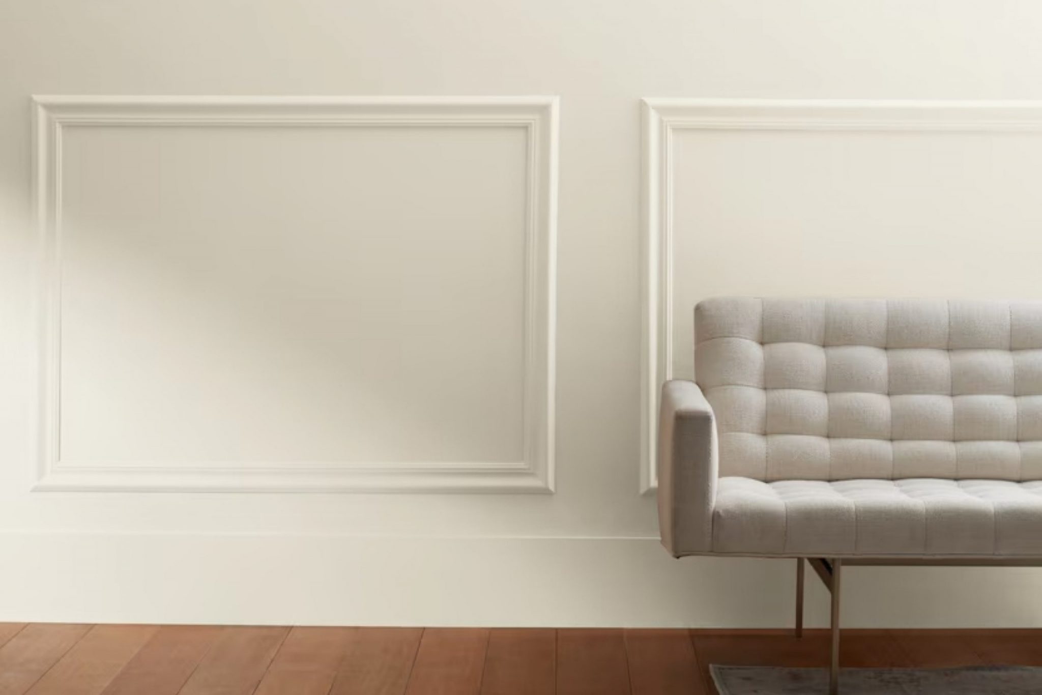 China White OC-141 Paint Color by Benjamin Moore - DecorCreek