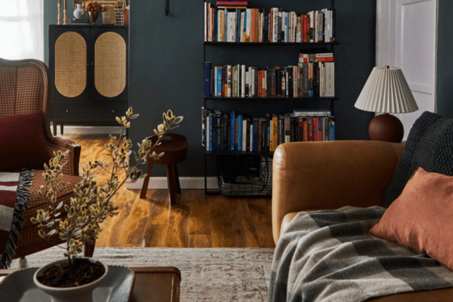 Regent Green 2136-20 Paint Color by Benjamin Moore - DecorCreek