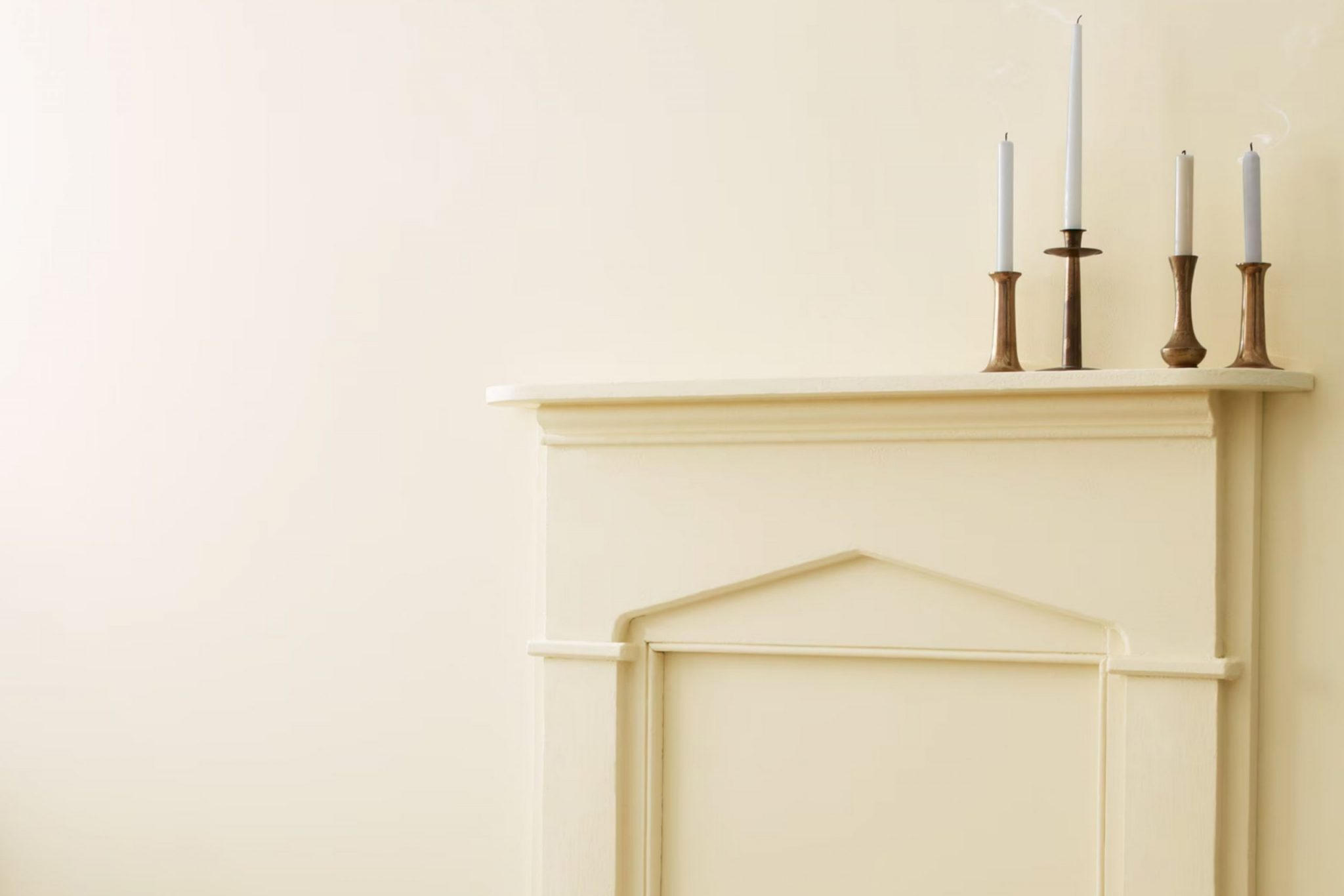 White Down OC-131 Paint Color by Benjamin Moore - DecorCreek