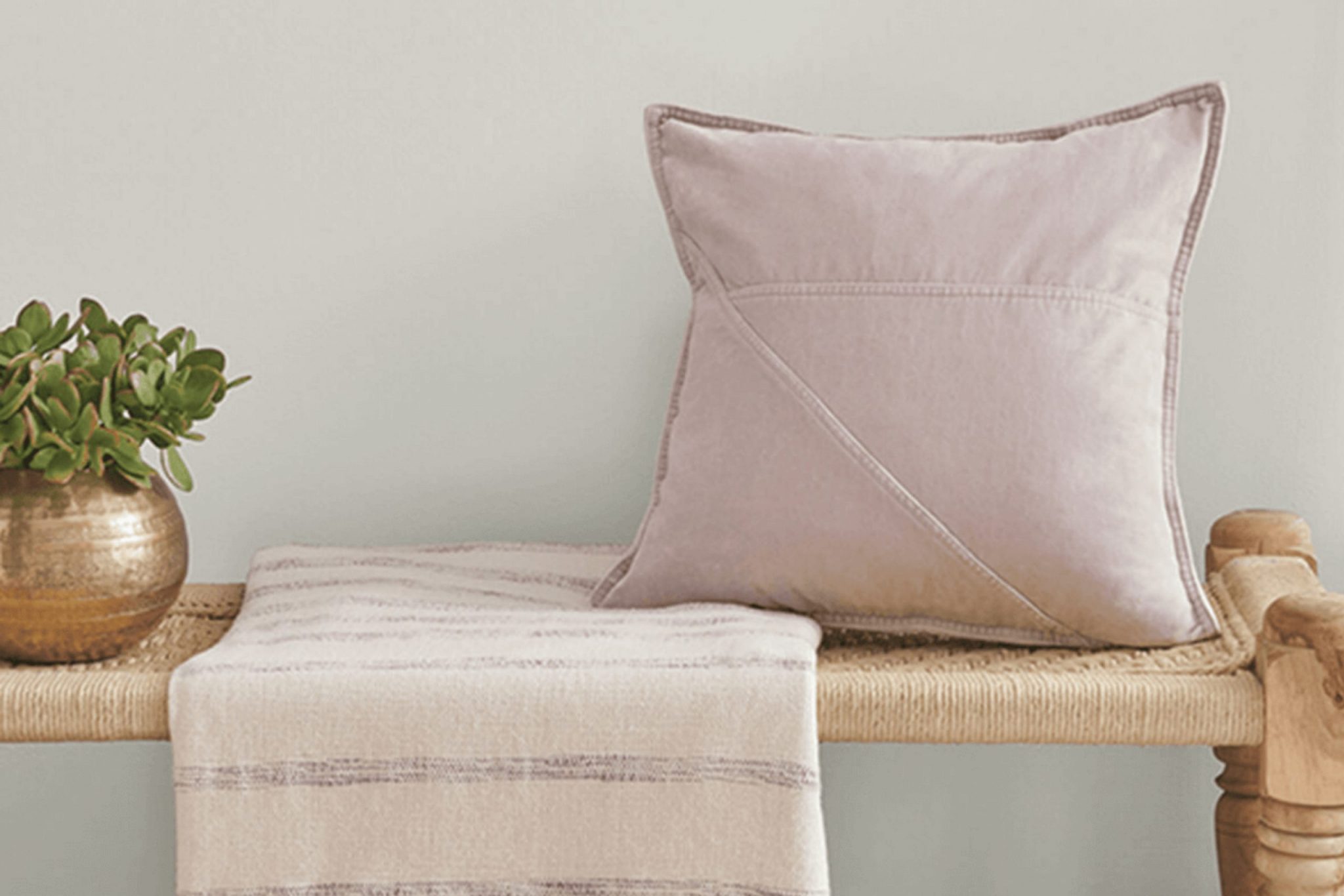 Skipping Rocks SW 9551 Paint Color by Sherwin Williams - DecorCreek