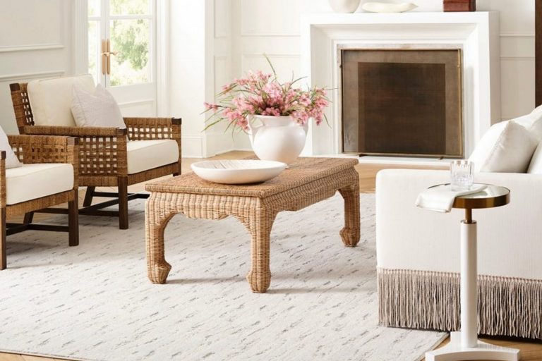 White Snow SW 9541 Paint Color by Sherwin Williams - DecorCreek