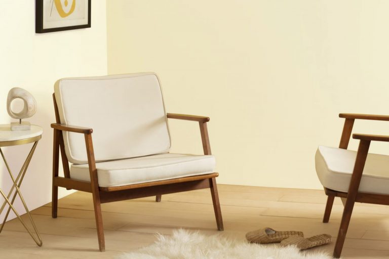 Sweet Cream CSP-935 Paint Color by Benjamin Moore - DecorCreek
