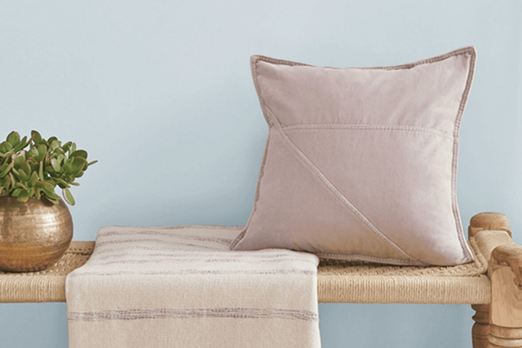 Hinting Blue SW 6519 Paint Color by Sherwin Williams - DecorCreek