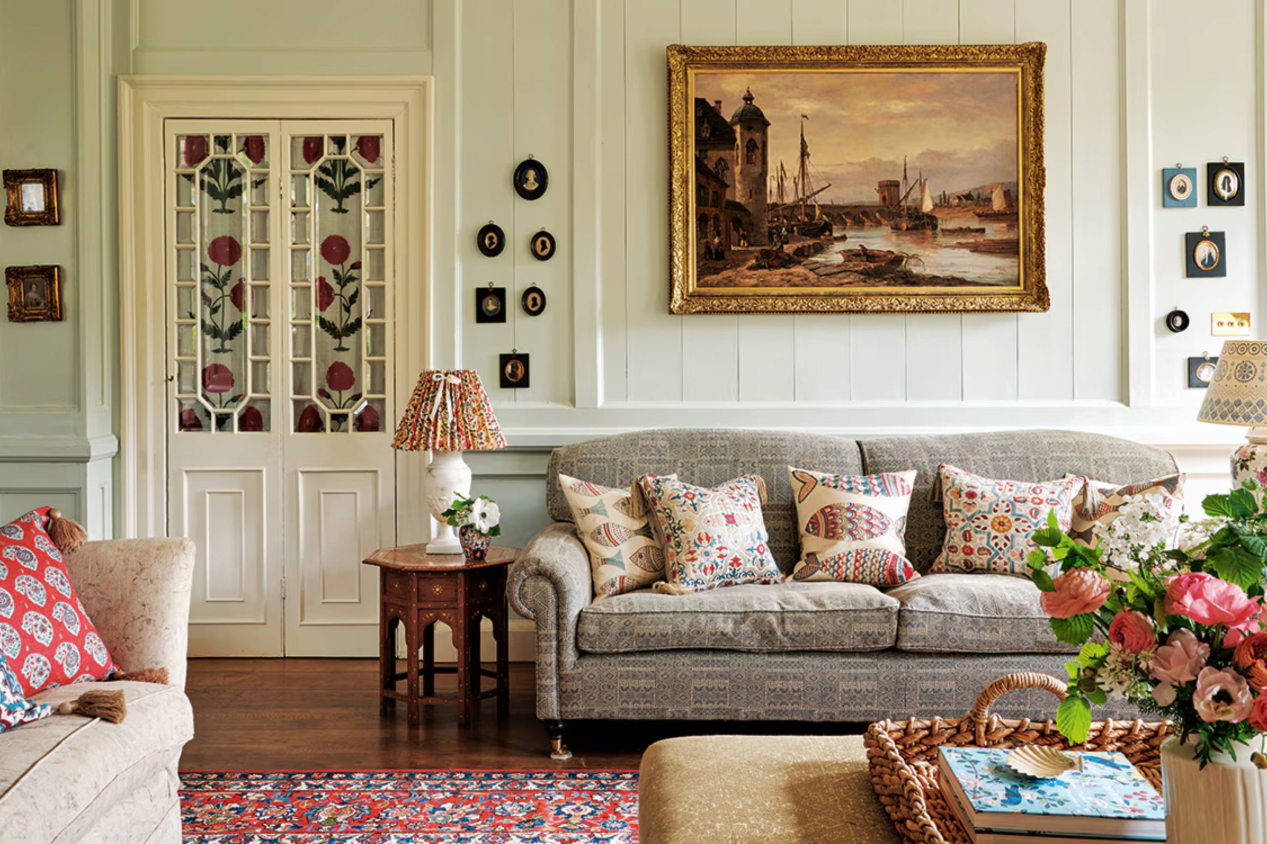 33 Living Room Paint Color Combinations in 2026 - DecorCreek